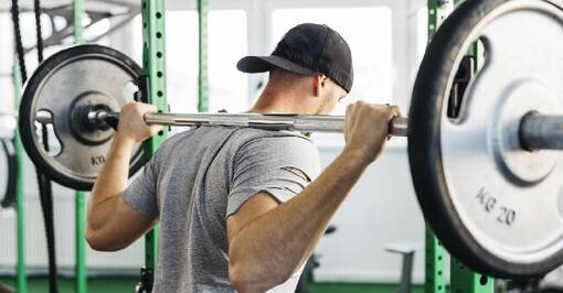 7 Powerful Smith Machine Squat vs. Barbell Squat Tips: Pros, Cons, and ...